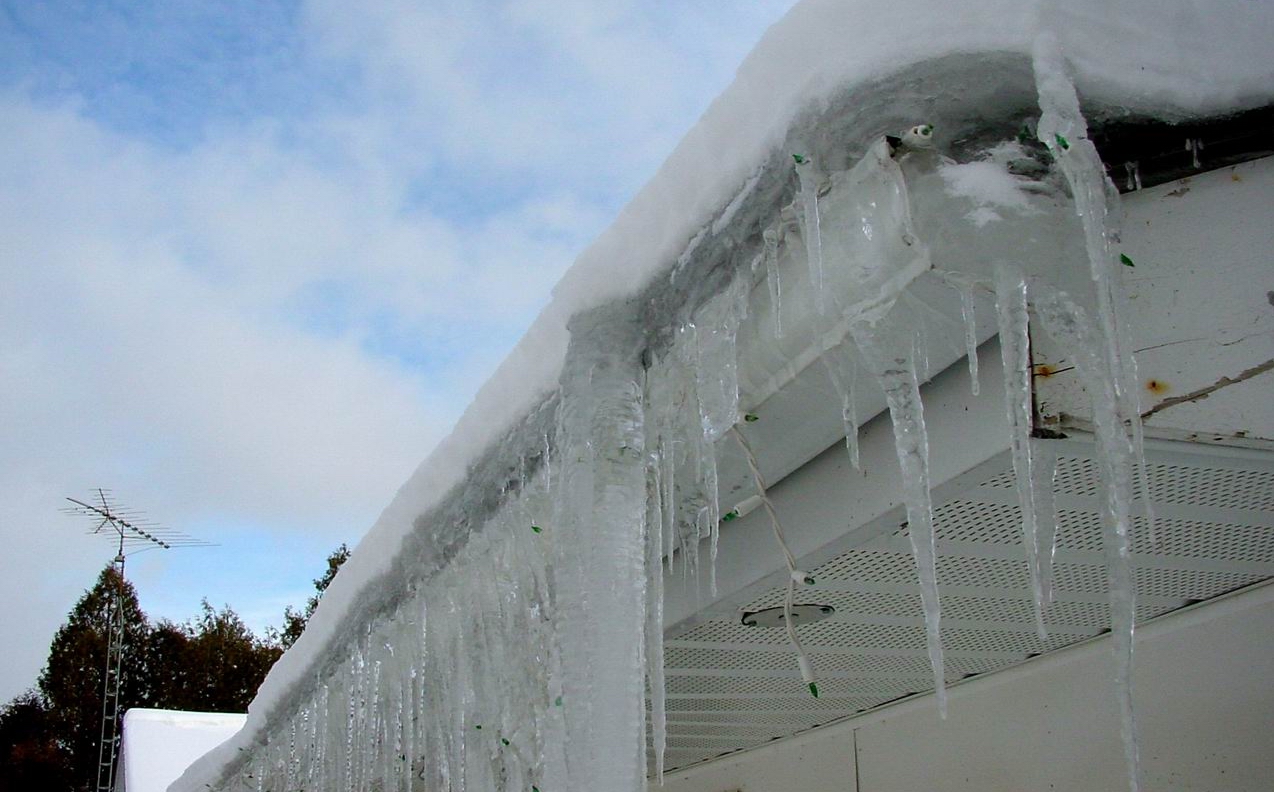Eliminating ice on your roof — allthingshome.ca